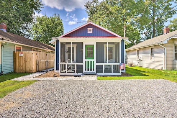 Chic Cottage W/ Private Yard: Steps To Beach! - Colonial Beach, VA