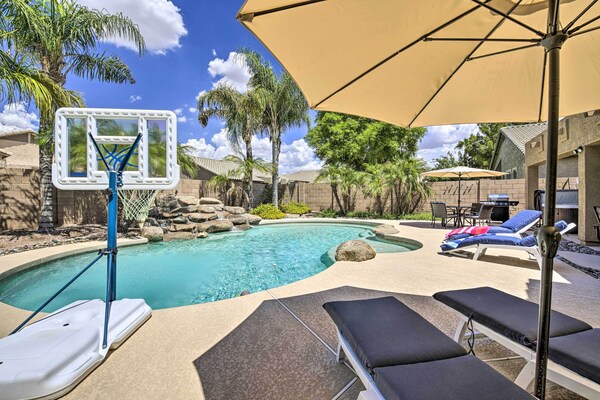 Pool, Hot Tub & Patio: Mesa Oasis Desert Getaway - Mesa, AZ