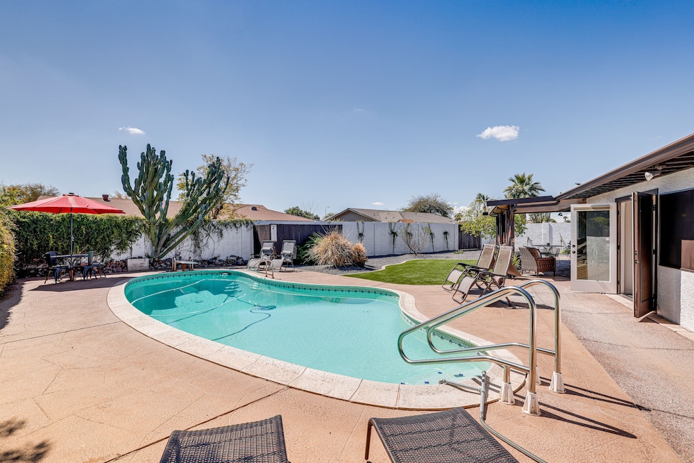Private Pool & Grill: Scottsdale Getaway! - Tempe, AZ