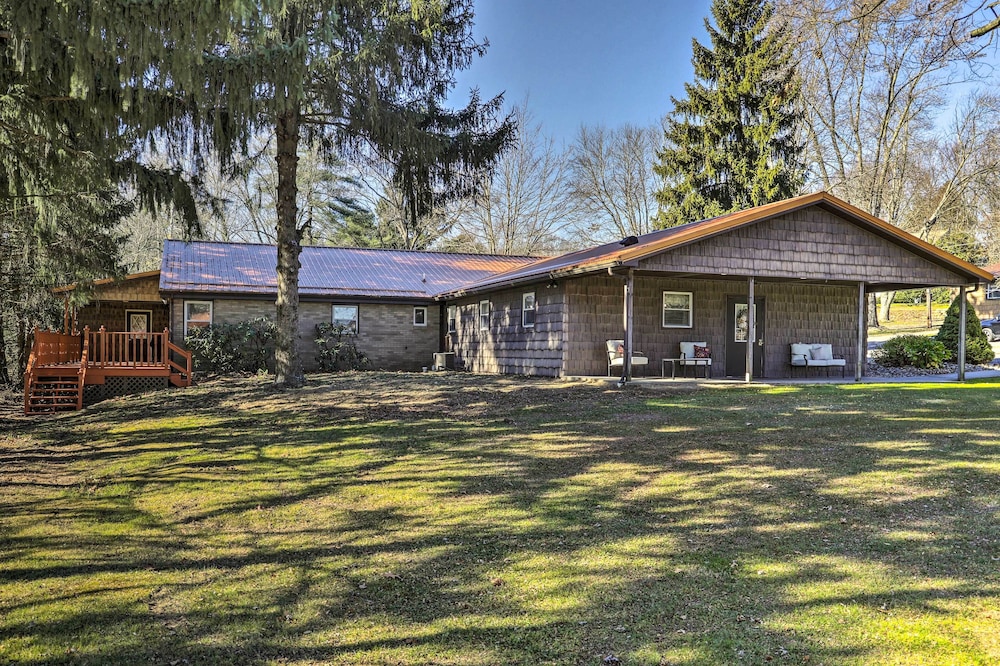 Near Mines & Meadows: Spacious Home W/ Game Room - McConnells Mill State Park, Portersville