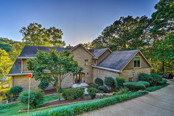 Luxe Lake Chickamauga Retreat W/ Boat Dock! - Chattanooga, TN
