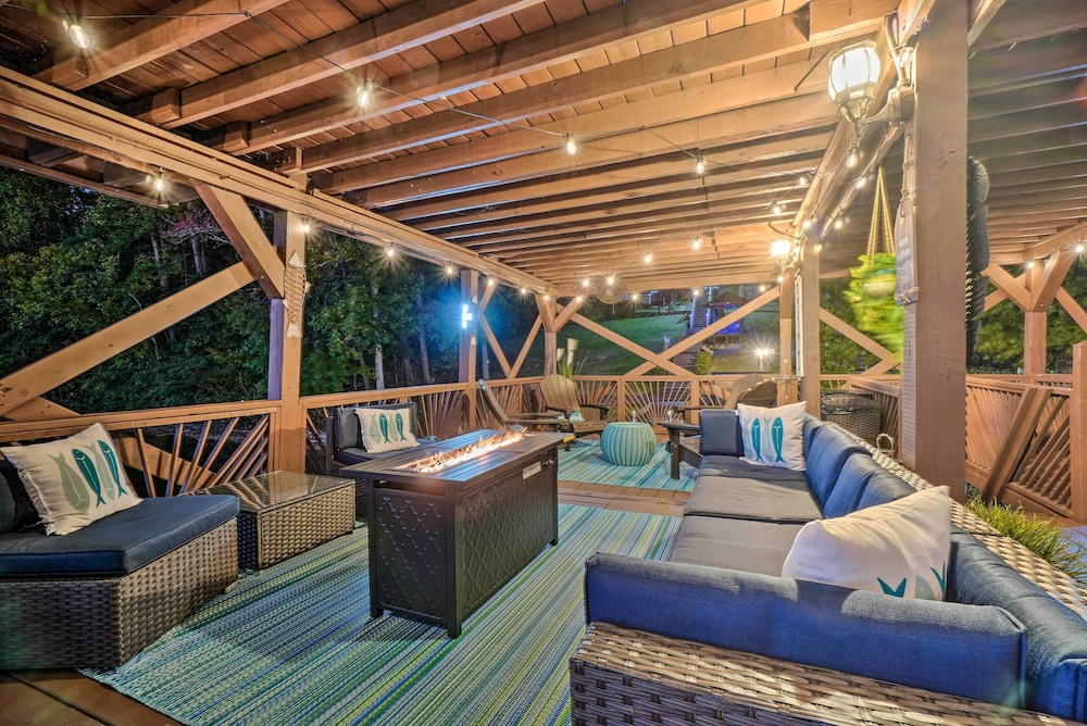 Luxe Lake Chickamauga Retreat W/ Boat Dock! - Paradise Cove, Harrison