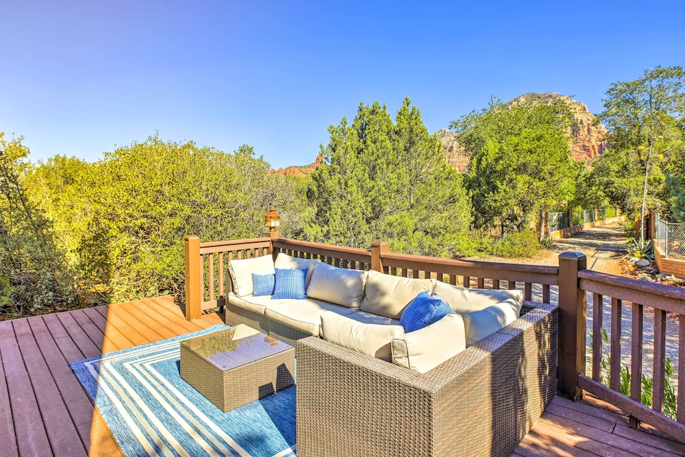 Mountain-view Deck: Bright Sedona Home - Sedona, AZ