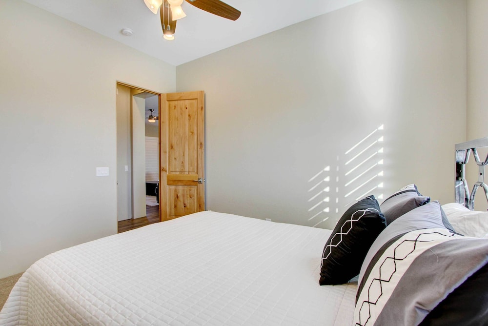 Oasis-like Phoenix Home W/ Private Outdoor Pool! - Phoenix, AZ