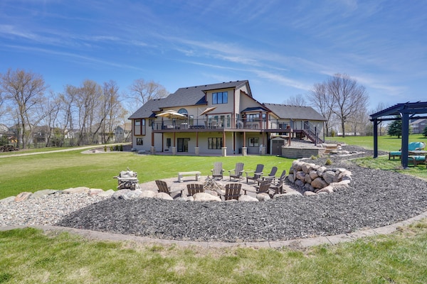 Expansive Retreat On 5 Acres In Shakopee! - O'Dowd Lake, MN