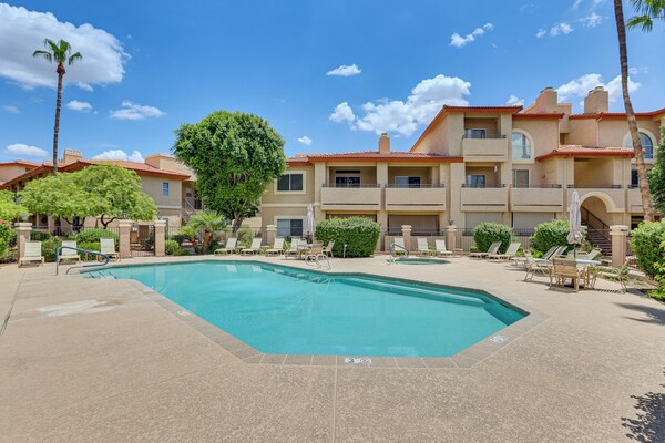 Deck & Resort Amenities: Phoenix Escape By Hiking - Phoenix, AZ