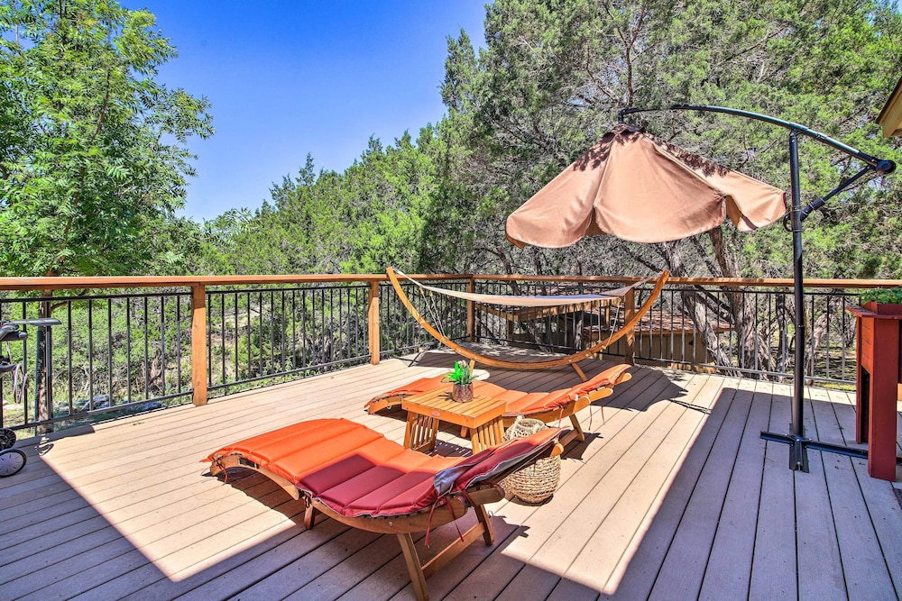 Updated Retreat With Game Room & Boat Ramp Access! - Lakeway, TX