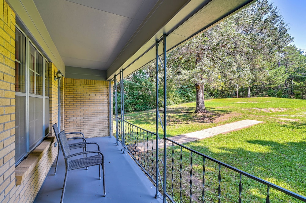 Quaint Oxford Home ~ 2 Mi To Ole Miss & The Grove! - Oxford, MS