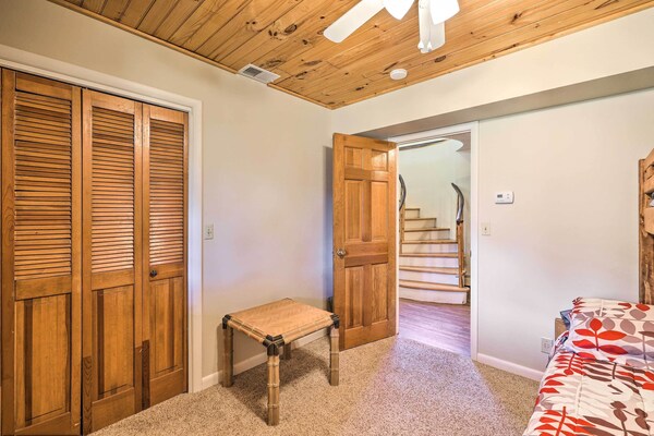 40-acre Ski Retreat W/ Hot Tub In Banner Elk! - Linville, NC