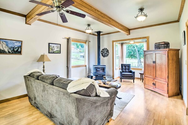 Quaint Coquille Getaway Near Beaches + Parks! - Bullards Beach State Park, Bandon