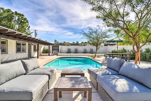 < 1 Mi To El Paseo: Cottage Oasis W/ Fire Pit - Palm Desert, CA