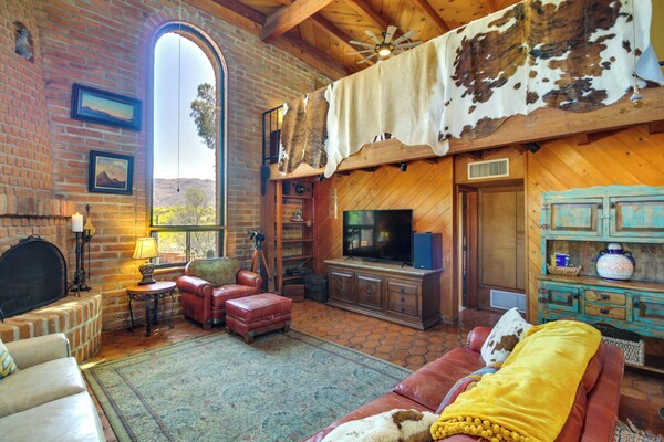 Eclectic Tucson Home 2 Mi To Saguaro National Park - Tucson, AZ