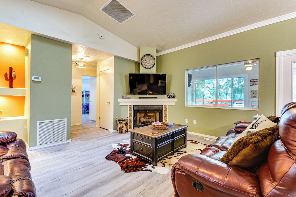 Mountain-view Deck: Pet-friendly Home In Prescott - Prescott, AZ