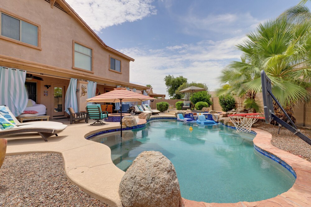 Maricopa Desert Oasis: Fenced Yard W/ Hot Tub - Maricopa, AZ