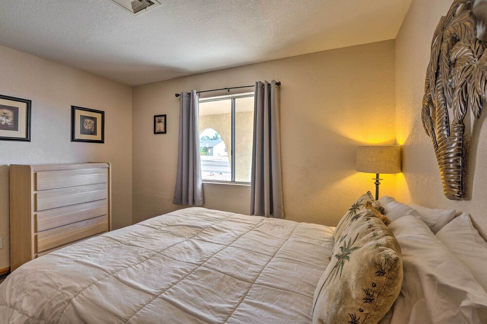 Pool Heat Included! Home 1 Mi To Lake Havasu - Lake Havasu City, AZ