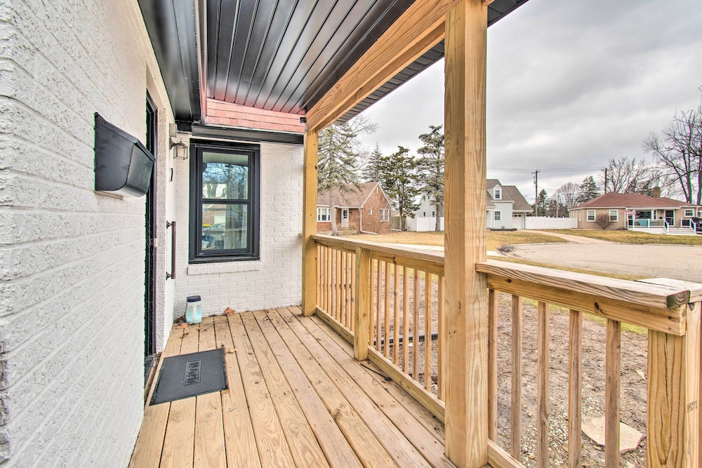 Pet-friendly Uptown Normal Home: Steps To Isu - Illinois