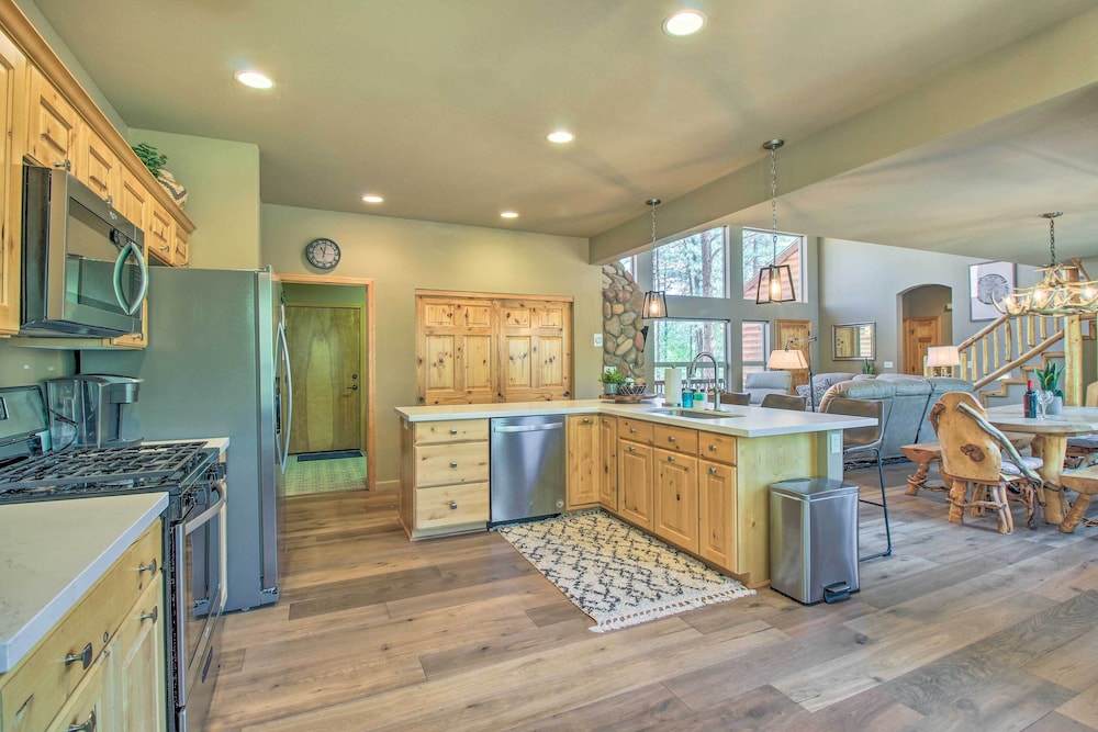 Deck, Grill & Fire Pit: Spacious Show Low Hideaway - Show Low, AZ