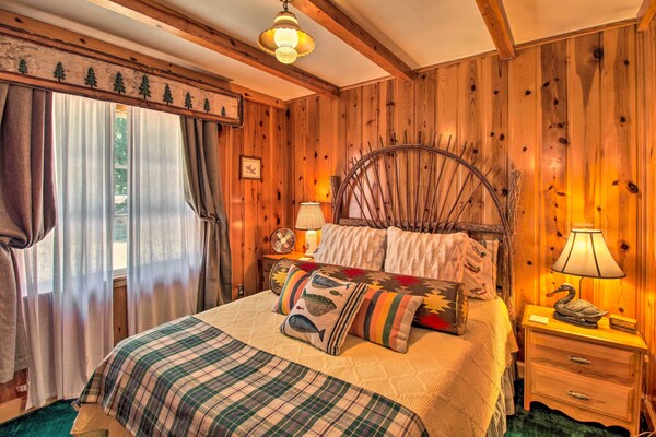 1 Mi To Rainbow Lake: Lakeside Cabin W/ Deck! - Pinetop-Lakeside, AZ