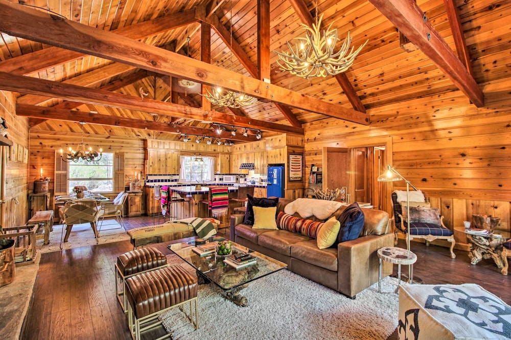 1 Mi To Rainbow Lake: Lakeside Cabin W/ Deck! - Pinetop-Lakeside, AZ