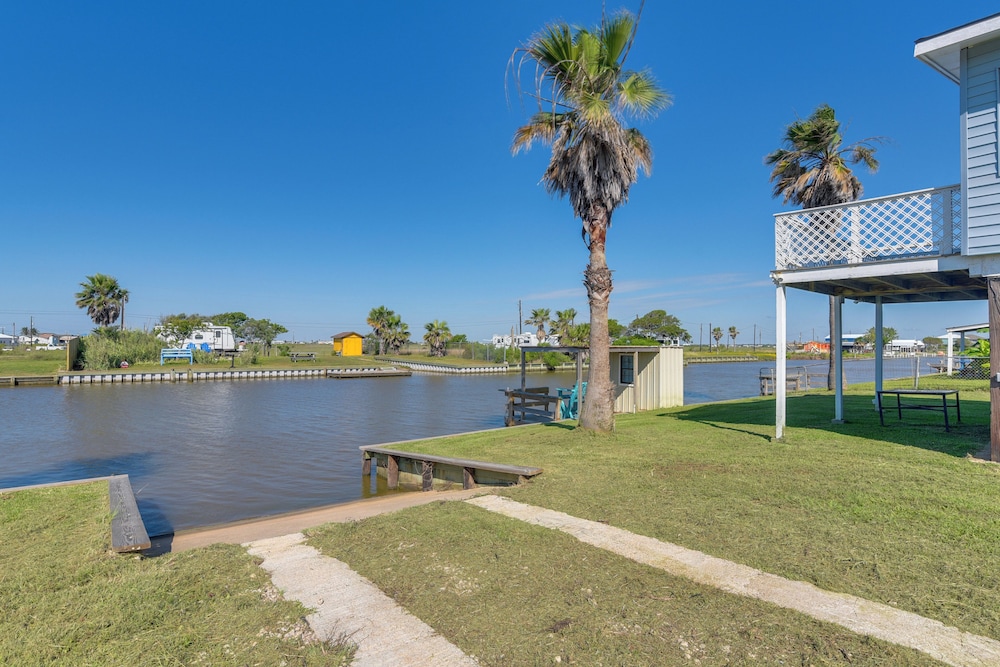 Waterfront Texas Abode W/ Boat Ramp, Pets Welcome - Texas