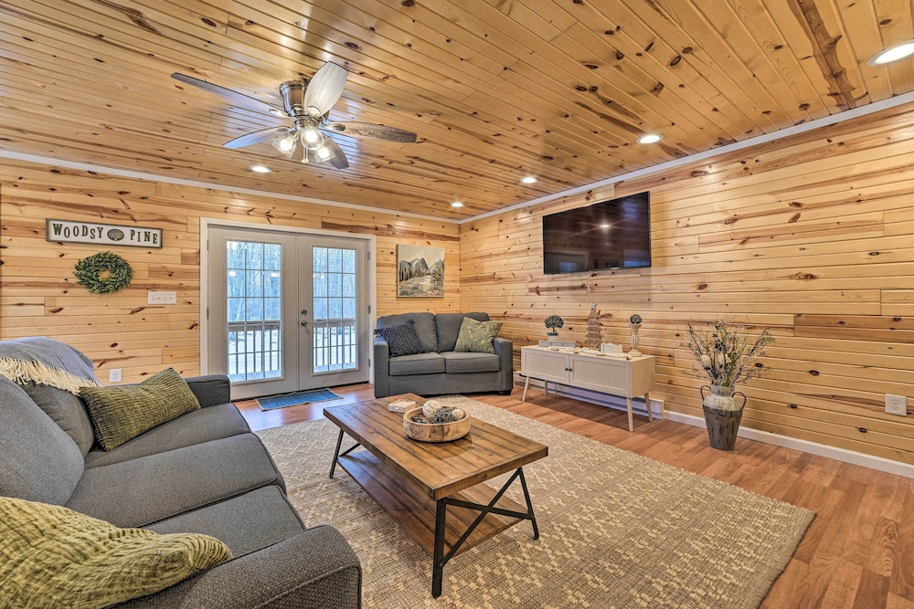 Cozy Elmira Cabin ~ 23 Mi To Boyne Mountain Resort - Michigan