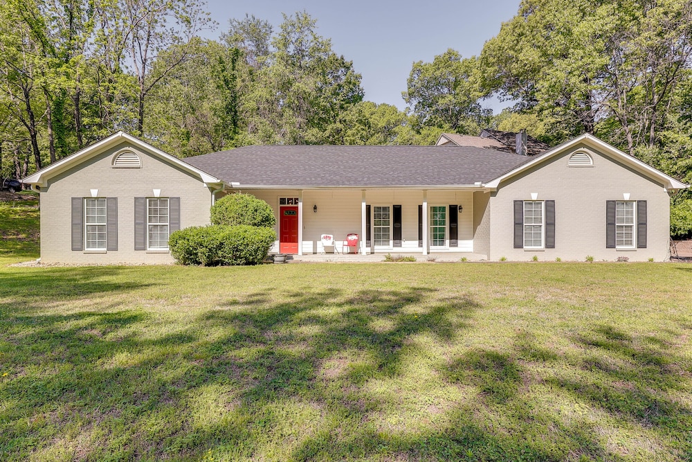 North Bentonville Vacation Rental Near Bike Trails - Bentonville, AR