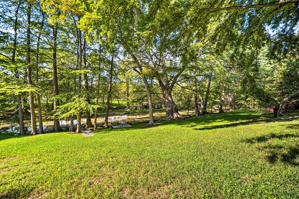 Wimberley Home On Creek + Close To Downtown! - Wimberley, TX