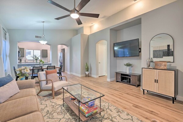 Private Yard: Sunlit Peoria Vacation Rental! - Phoenix, AZ