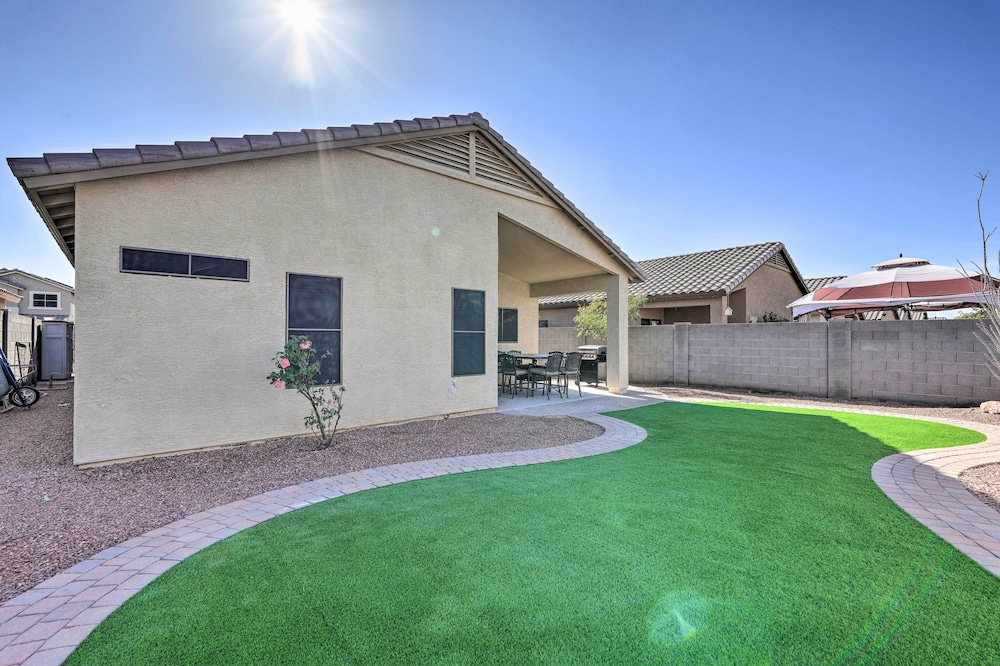 Private Yard: Sunlit Peoria Vacation Rental! - Glendale, AZ