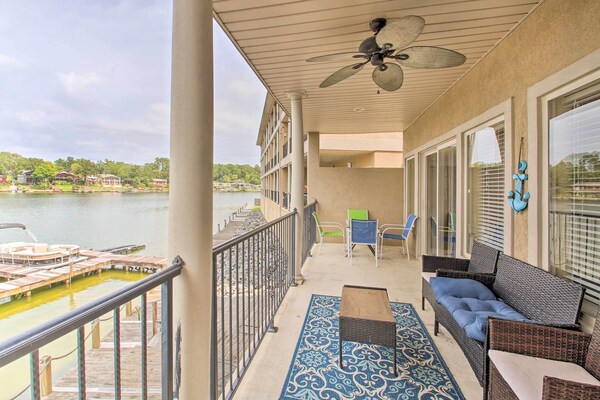 Balcony & Boat Slip: Lakefront Unit In Hot Springs - Bismarck, AR