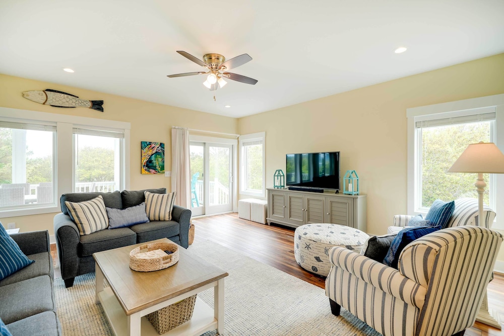 Corolla Vacation Rental W/ Pool, Walk To Beach! - Corolla, NC