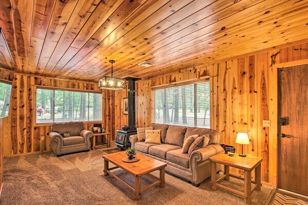 Bring A Pet: Pinetop Cabin W/ Game Room! - Pinetop-Lakeside, AZ