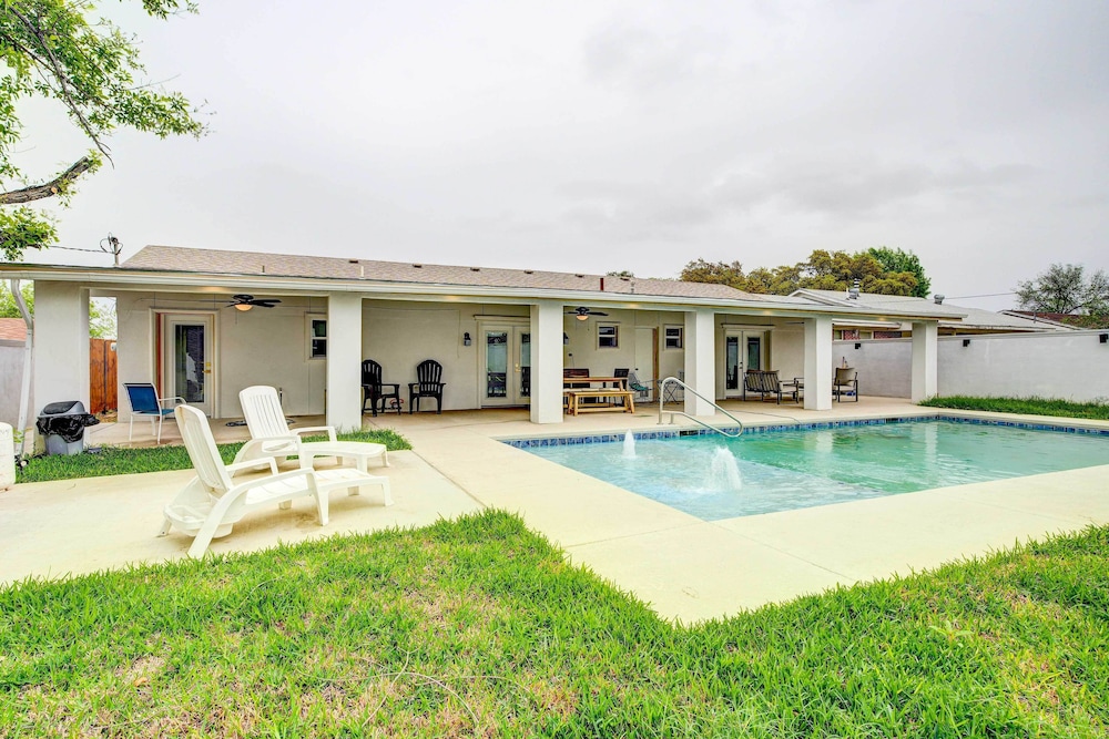 Centrally Located Eagle Pass Home W/ Pool! - Kickapoo Lucky Eagle Casino Hotel