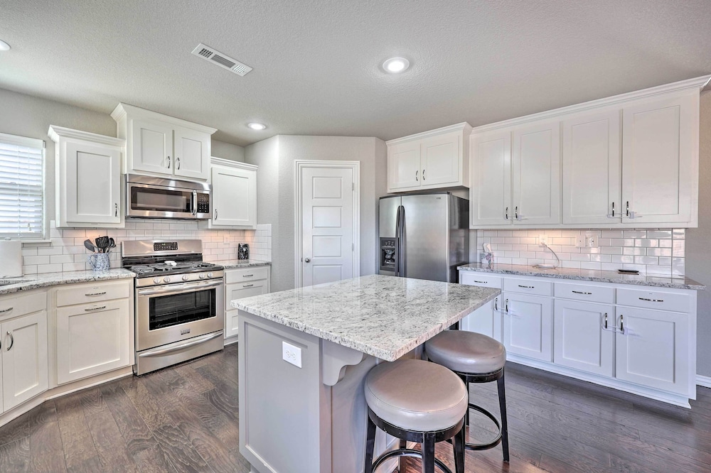 Near Hiking & Biking: Convenient Home In Rogers! - Springdale, AR