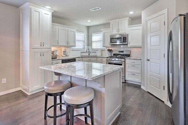 Near Hiking & Biking: Convenient Home In Rogers! - Springdale, AR