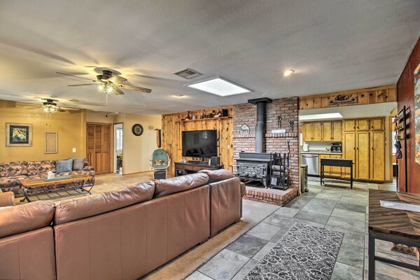 Hike & Unwind: Lakeside Home W/ Fire Pit! - Arizona