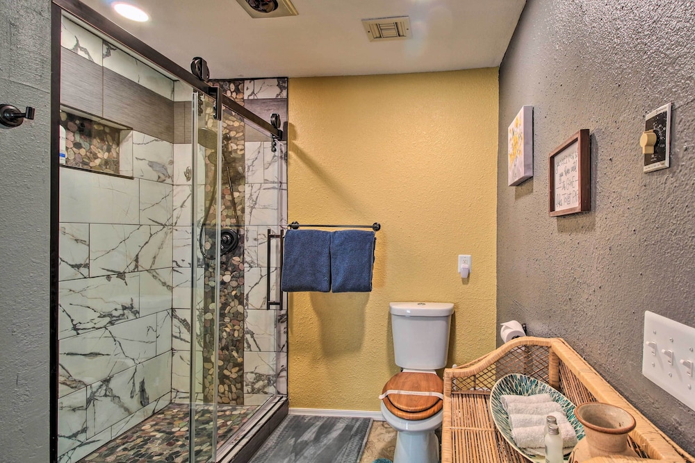 Hike & Unwind: Lakeside Home W/ Fire Pit! - Show Low, AZ