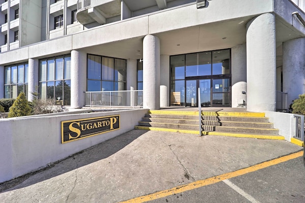 3 Mi To Skiing: Mtn-view Condo In Sugar Top Resort - North Carolina