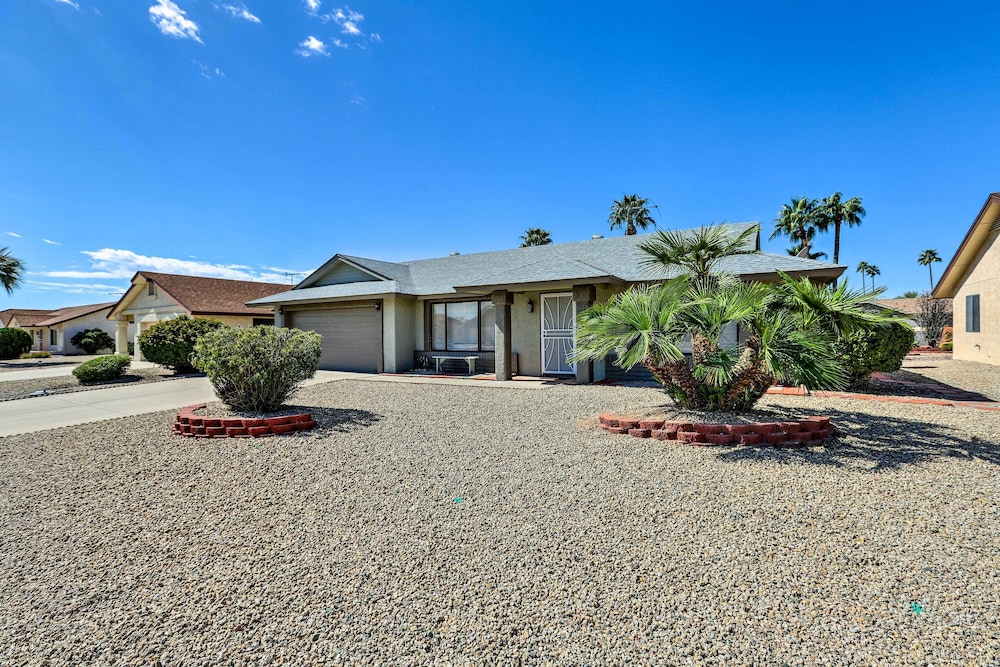 < 1 Mi To Golf: Home W/ Screened Porch In Sun City - Glendale, AZ