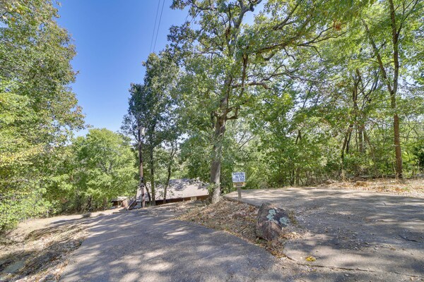 Secluded Vian Retreat Close To Tenkiller Lake - Tenkiller Ferry Lake, OK