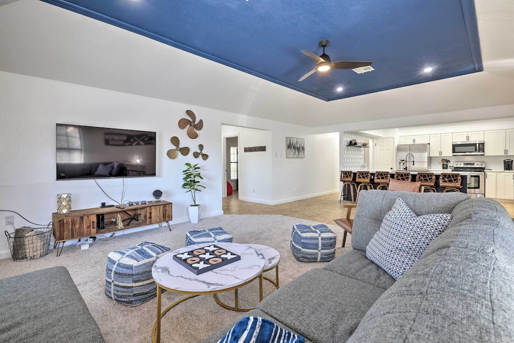 Riverfront Seguin Home W/ Dock: 3 Mi To Dtwn! - Seguin