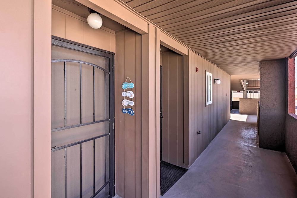 Walk To Lake, Dining & Shops: Lake Havasu Condo - Lake Havasu City, AZ