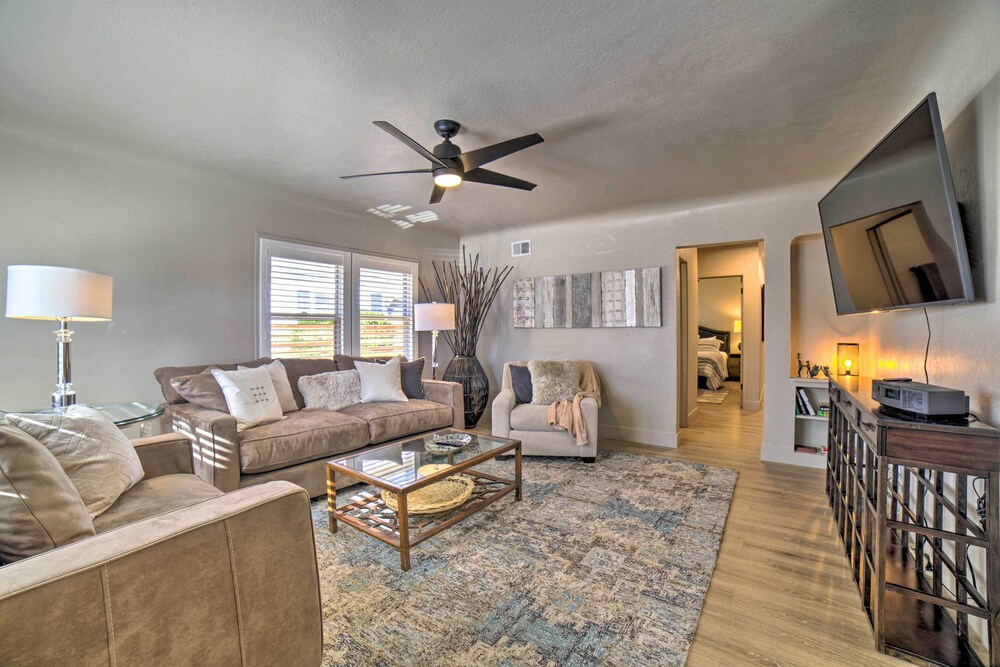 Chic Reno Home W/ Game Room & Putting Green! - Nevada