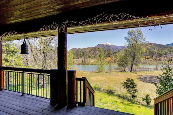 Deck, Grill & River Access: California Escape! - Weaverville, CA