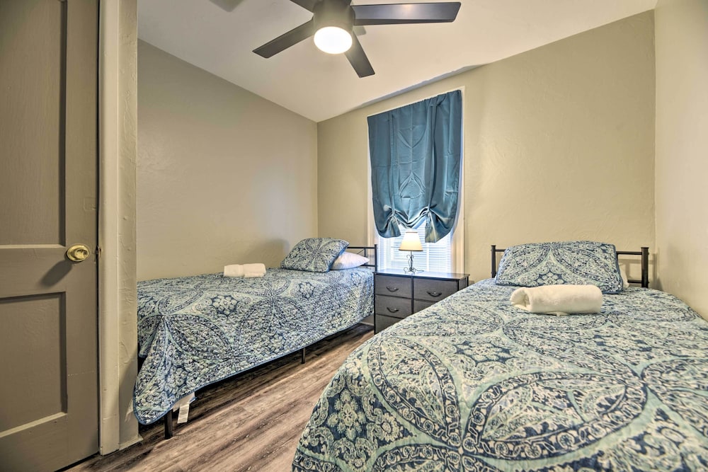 Niagara Falls Townhome: Near Wineries! - Niagara Falls, NY