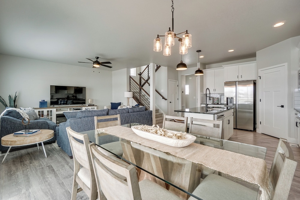 Family-friendly Townhome ~ 2 Mi To Windsor Lake! - Greeley, CO