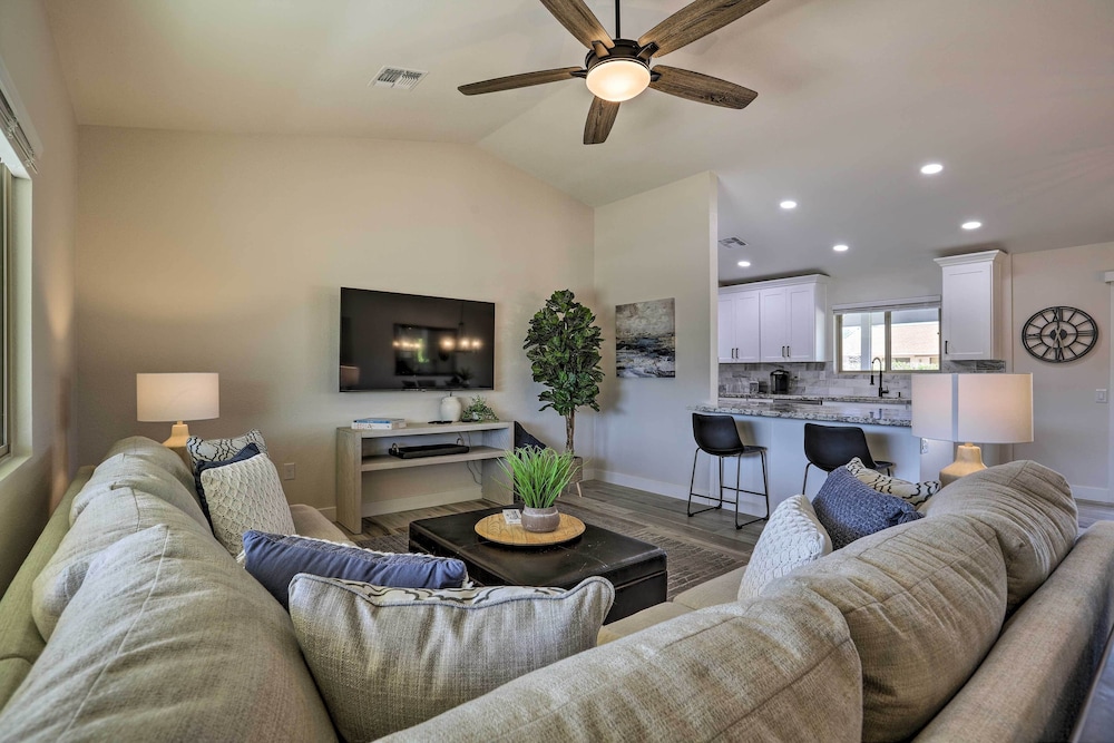 Putting Green, Grill: Home In Sun City West! - Glendale, AZ