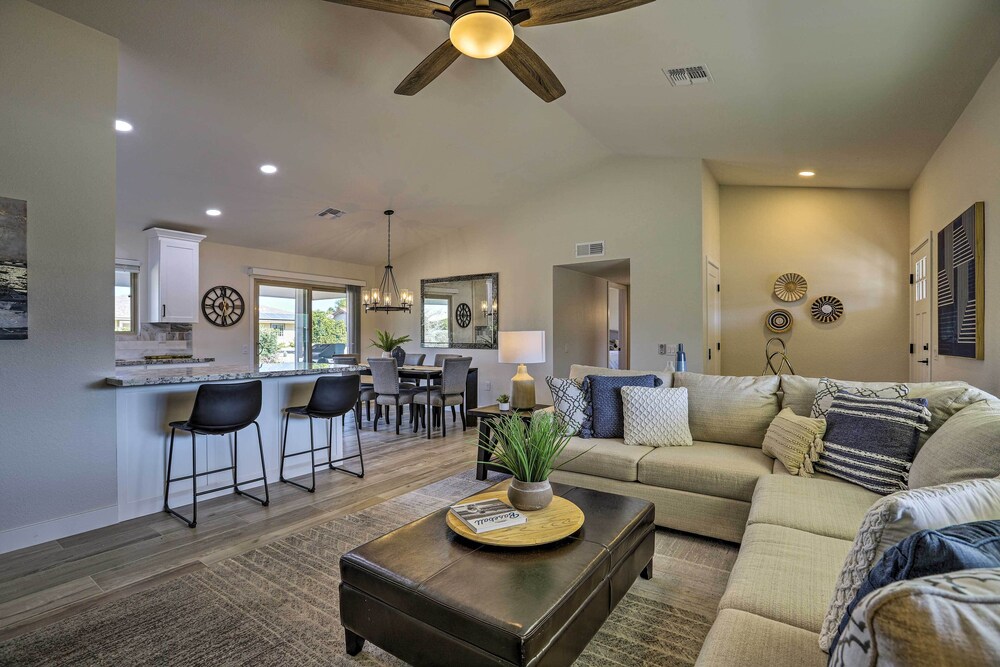 Putting Green, Grill: Home In Sun City West! - Glendale, AZ