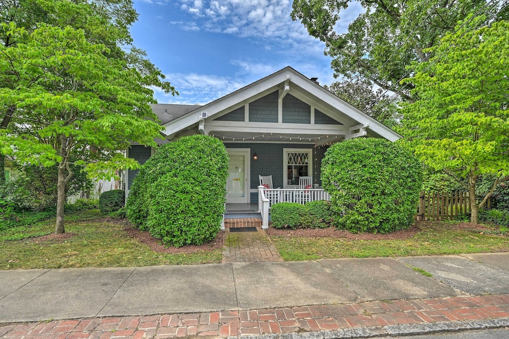 Bright Greensboro Escape ~ 1 Mi To Downtown - Haw River State Park, Browns Summit