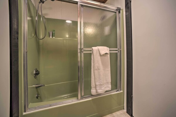 Cozy A-frame Cabin W/ Pool Table: 8 Mi To Mt Snow! - Clarksburg State Park, Clarksburg